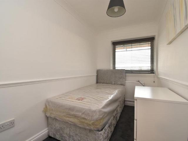 1 bedroom house share to rent