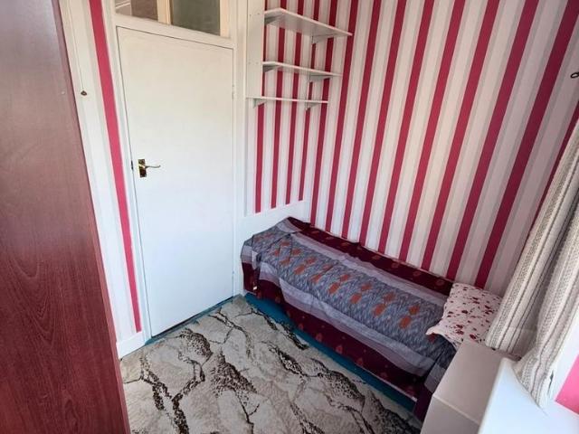 1 bedroom house share to rent