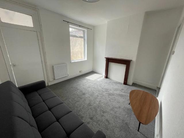1 bedroom house share to rent