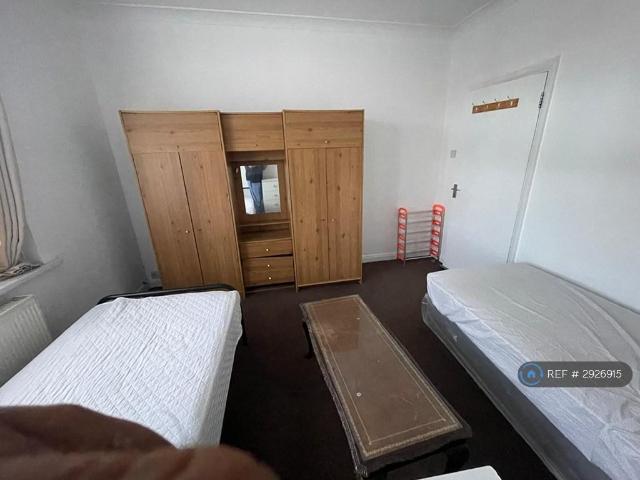 1 bedroom house share to rent