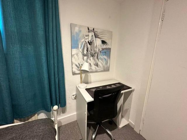 1 bedroom house share to rent
