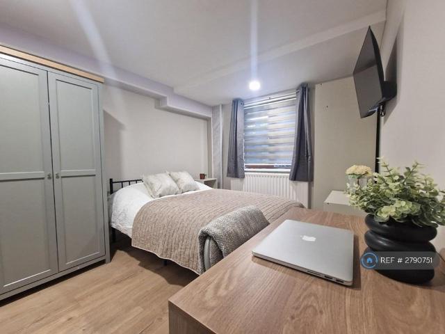 1 bedroom house share to rent