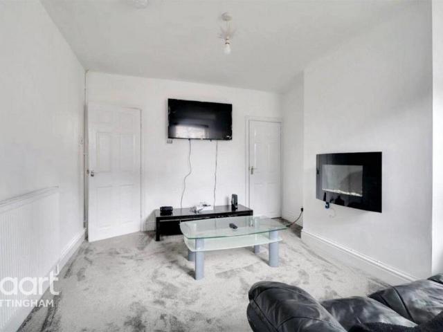 1 bedroom house share to rent