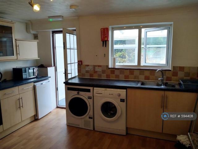 1 bedroom house share to rent