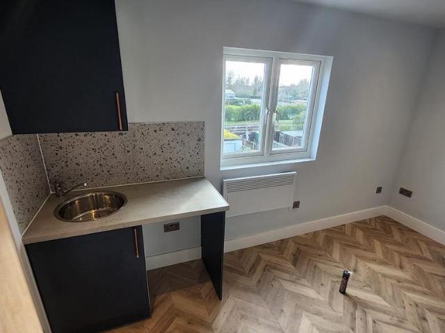 1 bedroom house share to rent