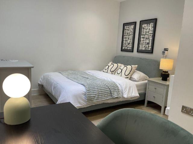 1 bedroom house share to rent