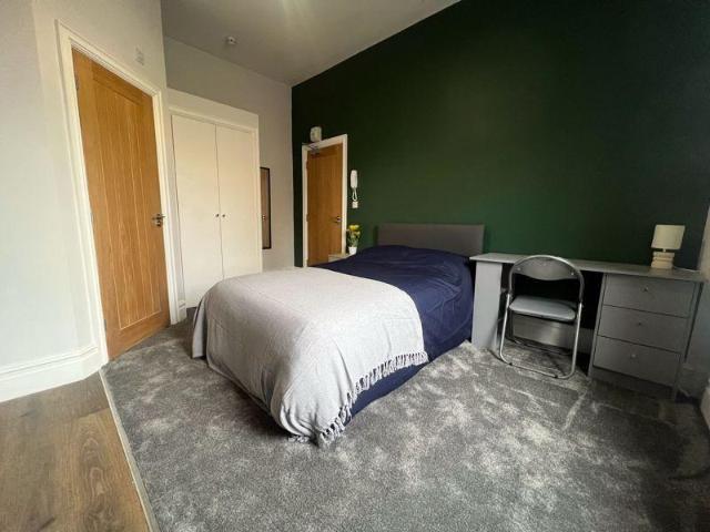 1 bedroom house share to rent