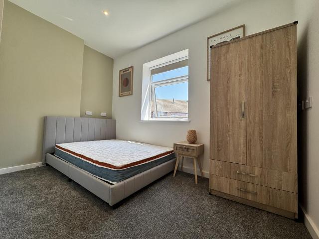 1 bedroom house share to rent