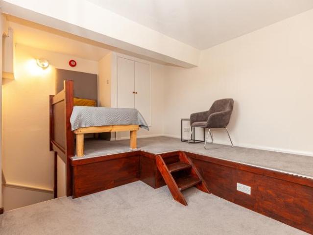 1 bedroom house share to rent