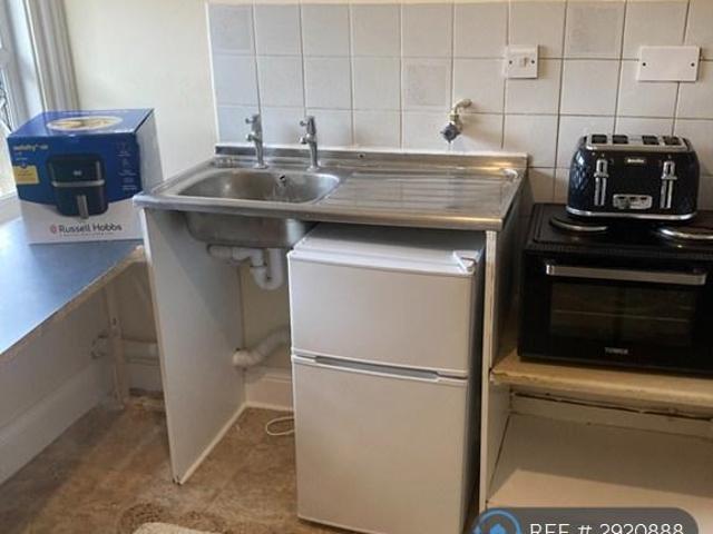 1 bedroom house share to rent