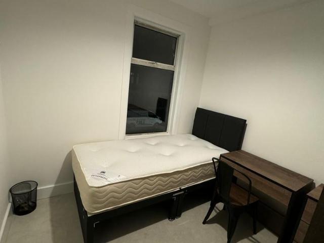 1 bedroom house share to rent