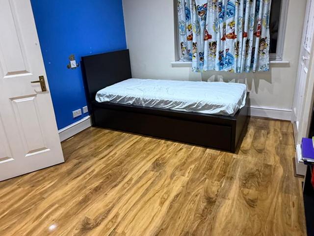 1 bedroom house share to rent