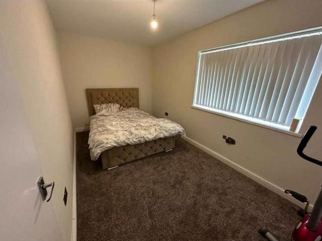 1 bedroom house share to rent