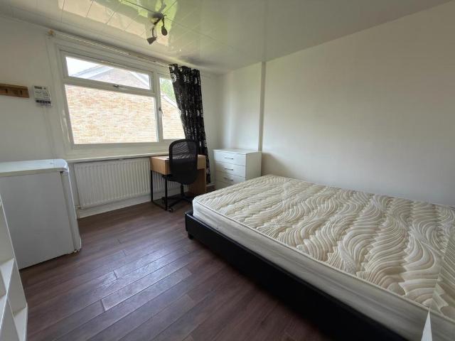 1 bedroom house share to rent