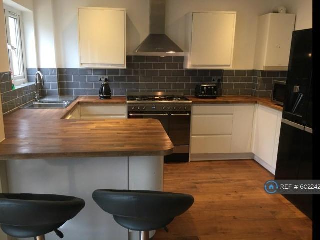 1 bedroom house share to rent