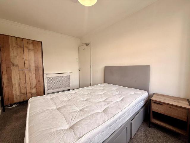 1 bedroom house share to rent