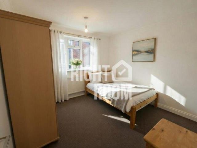 1 bedroom house share to rent