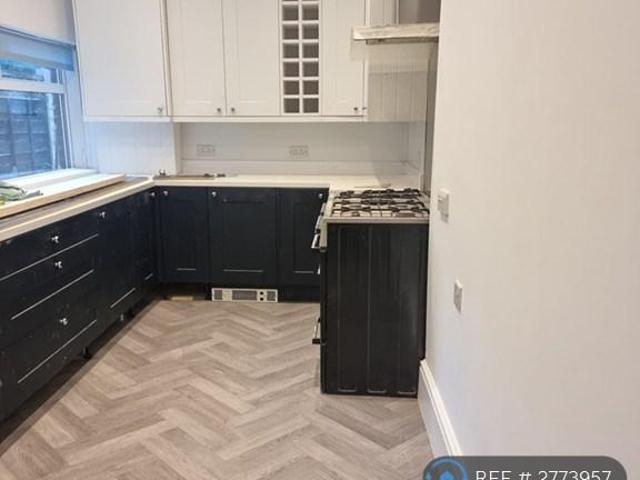 1 bedroom house share to rent