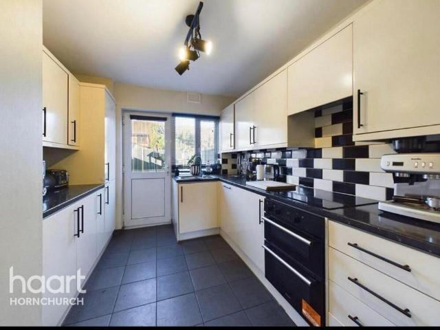 1 bedroom house share to rent