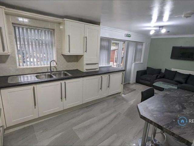 1 bedroom house share to rent
