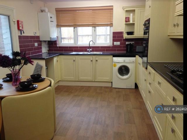 1 bedroom house share to rent