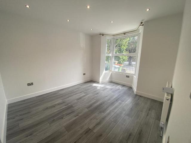 1 bedroom house share to rent