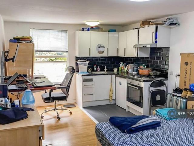 1 bedroom house share to rent