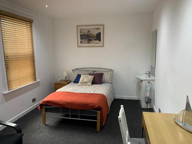 1 bedroom house share to rent