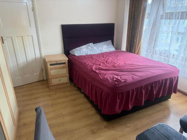 1 bedroom house share to rent