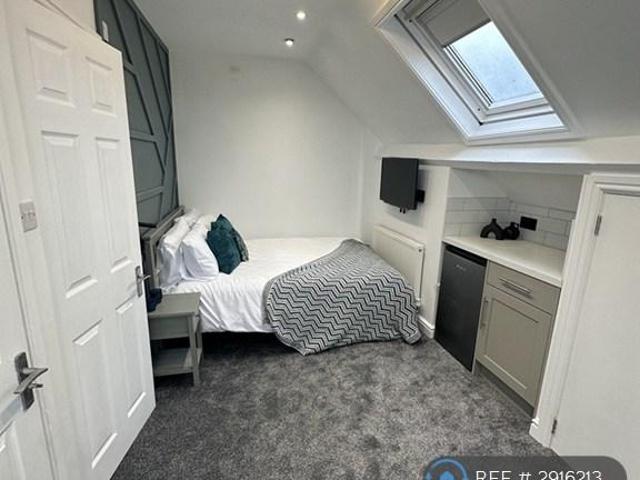 1 bedroom house share to rent