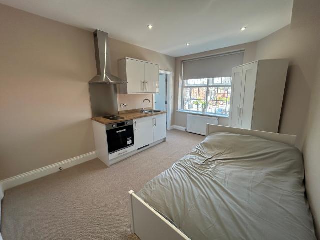 1 bedroom house share to rent