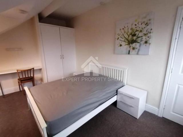 1 bedroom house share to rent