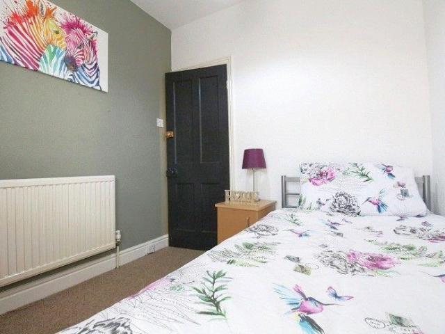1 bedroom house share to rent