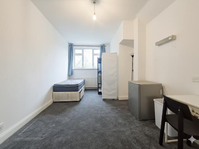 1 bedroom house share to rent