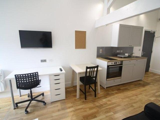 1 bedroom house share to rent