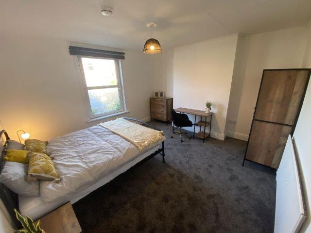 1 bedroom house share to rent