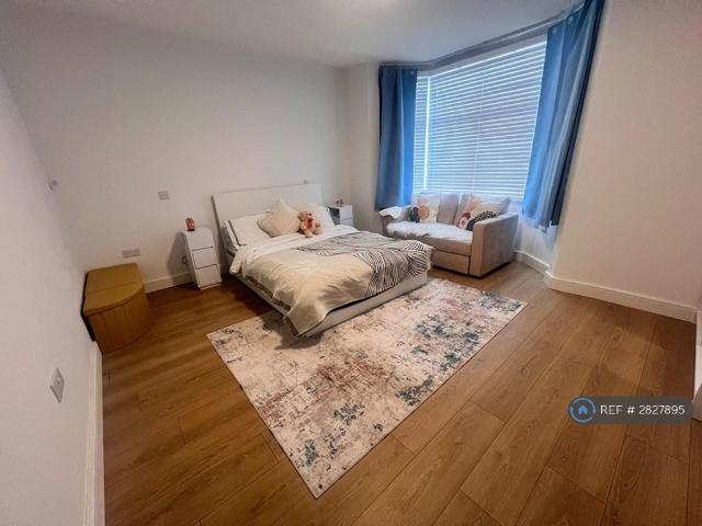 1 bedroom house share to rent