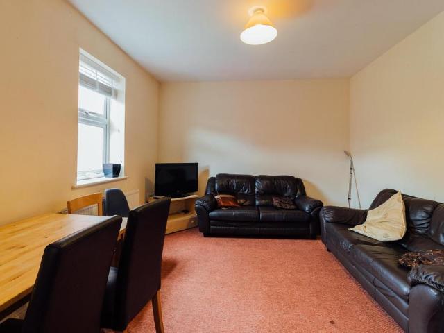 1 bedroom house share to rent