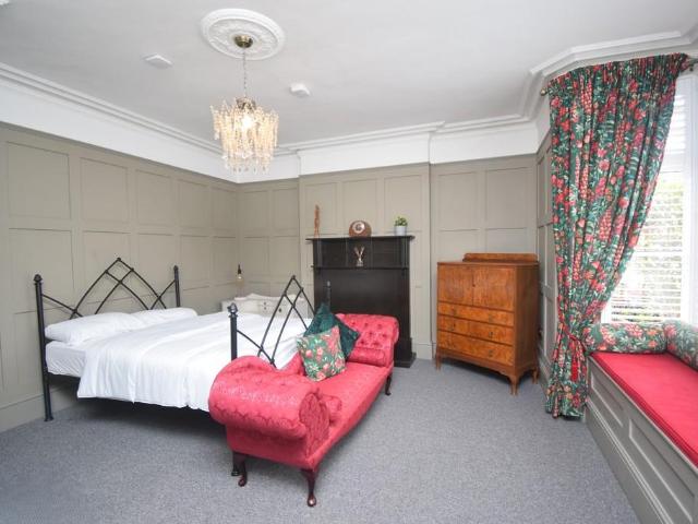 1 bedroom house share to rent