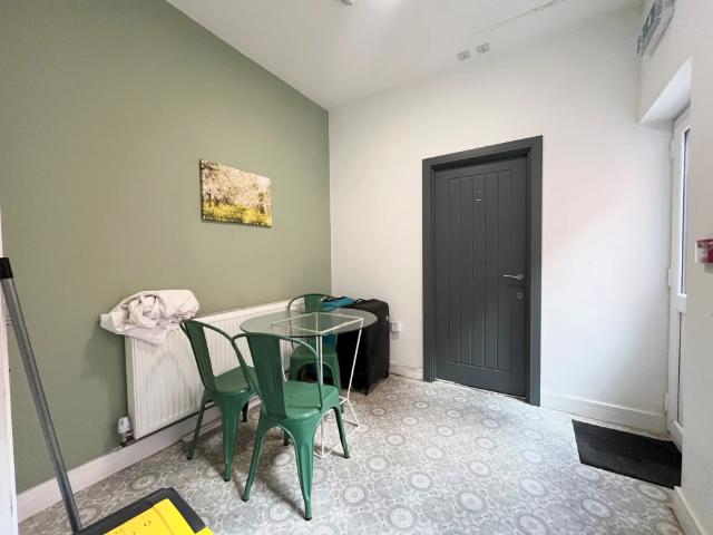1 bedroom house share to rent