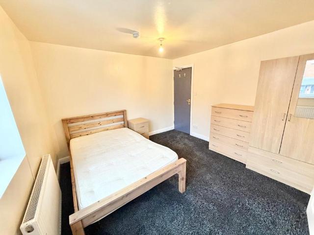1 bedroom house share to rent