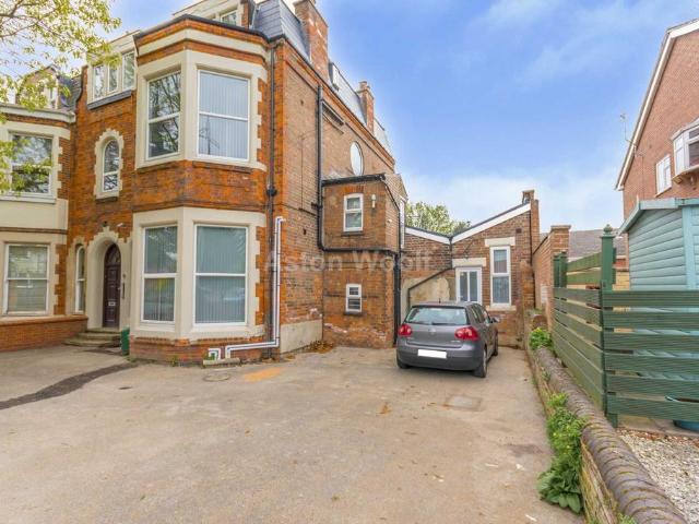 1 bedroom house share to rent