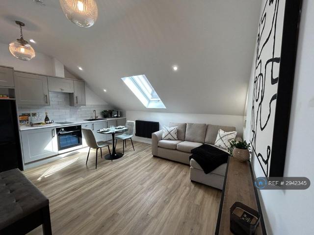 1 bedroom house share to rent