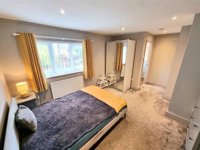 1 bedroom house share to rent