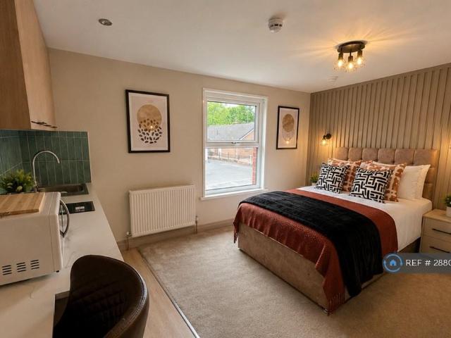 1 bedroom house share to rent