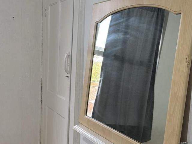 1 bedroom house share to rent