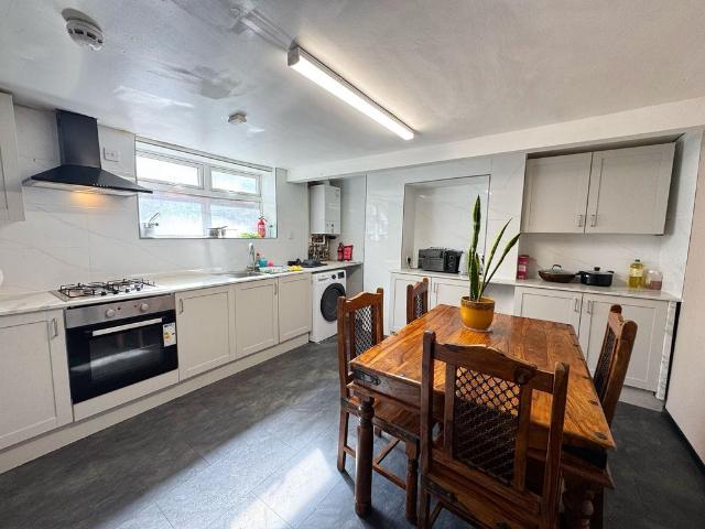 1 bedroom house share to rent