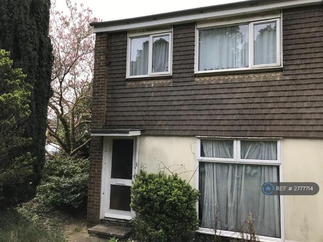 4 bedroom semi detached house to rent