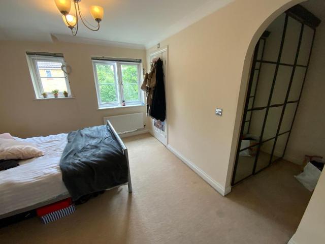 1 bedroom house share to rent