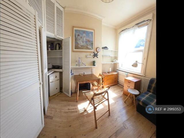 1 bedroom house share to rent
